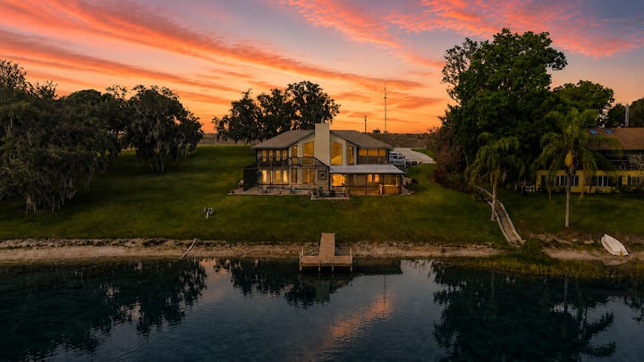 Lakefront Estate 16ppl |Pool| Sauna| Dock| Hot Tub - Sebring, FL
