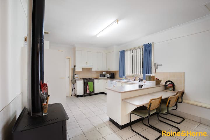 Home In Glen Innes "Fossicker Villa" - Glen Innes