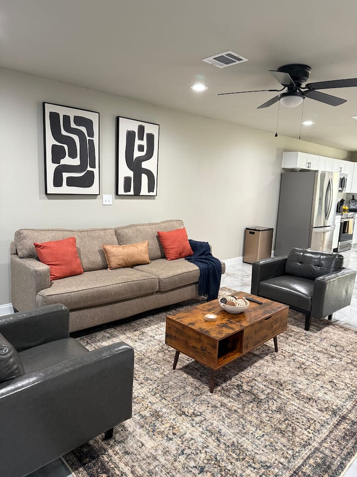 Large 2br | 8 Min To Nrg | 10 Min To Med Center - Bellaire, TX