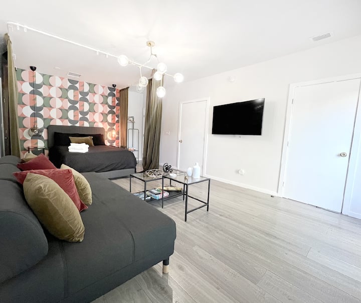 Romantic Beach Studio • Perfect Couple’s Getaway - Fort Lauderdale