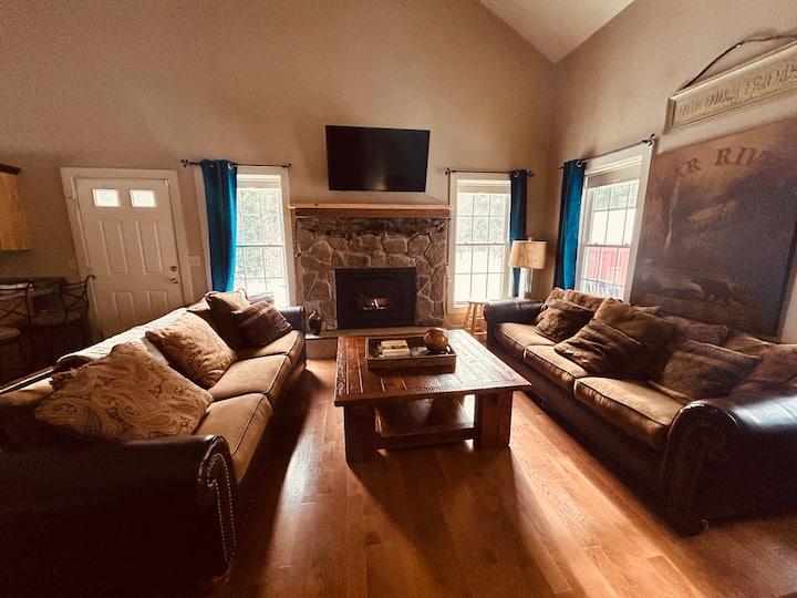 Ski House Getaway - Bromley Mountain, VT