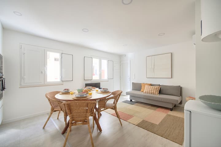 Central & Sunny Apt 10m To Beach, By Timecooler - Portinho da Arrábida