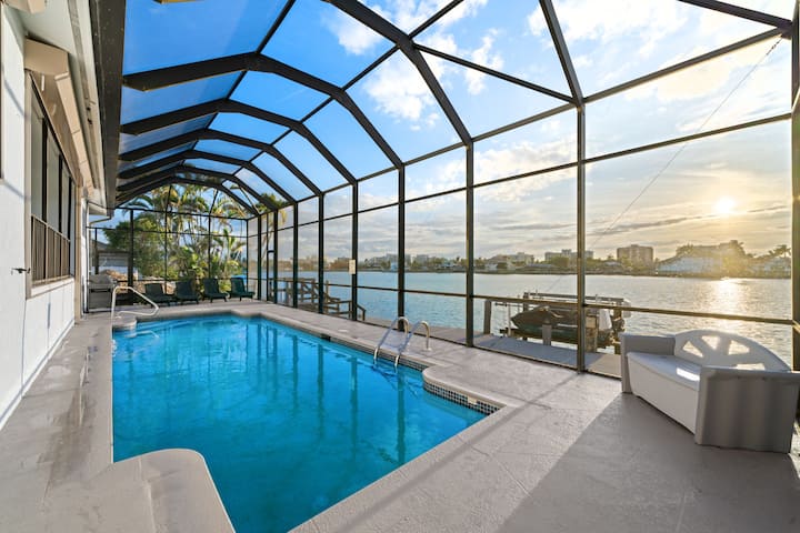 Jambers Marco Island Waterfront Home W/heatd Pool - Marco Island, FL