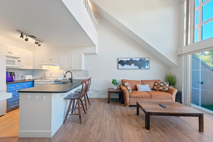 Trendy Loft - 317 - Kelowna