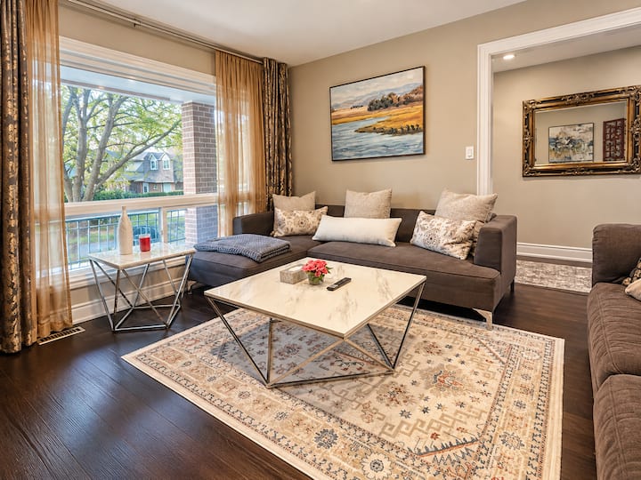 Large House 3 Bed 2 Bath 2 Parkings - Pickering
