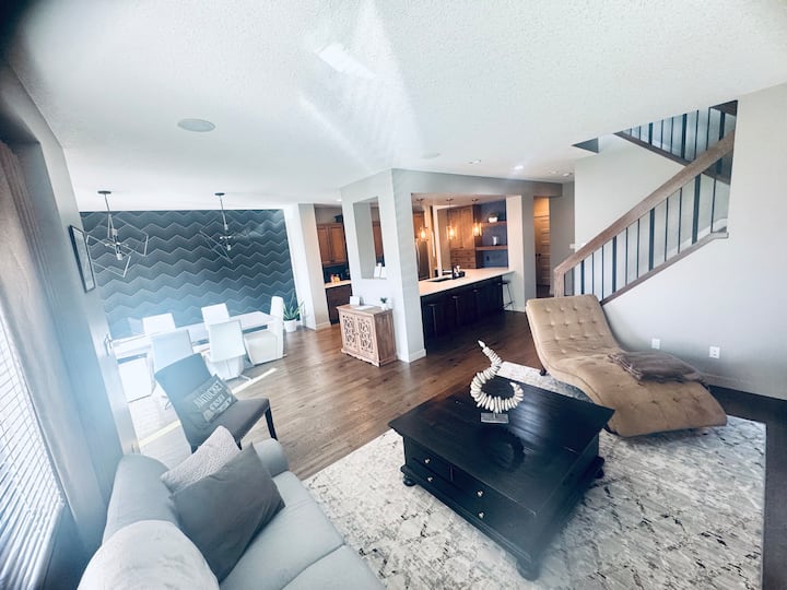 Modern Luxury Home 3 Bed 2.5 Bath - 10 Min To Wem - Saint Albert