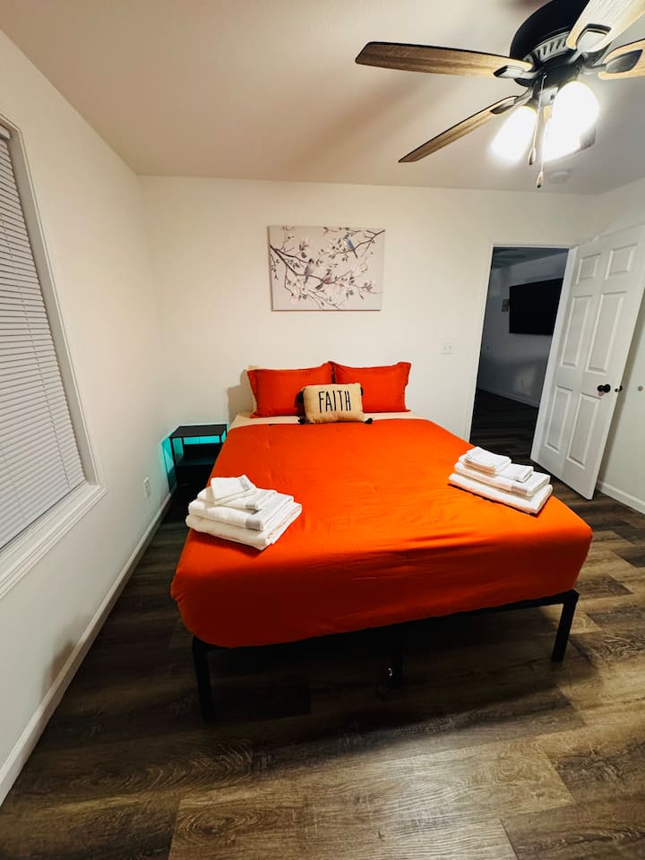 Your 1 Of A Kind Luxurious Stay! - Terre Haute, IN