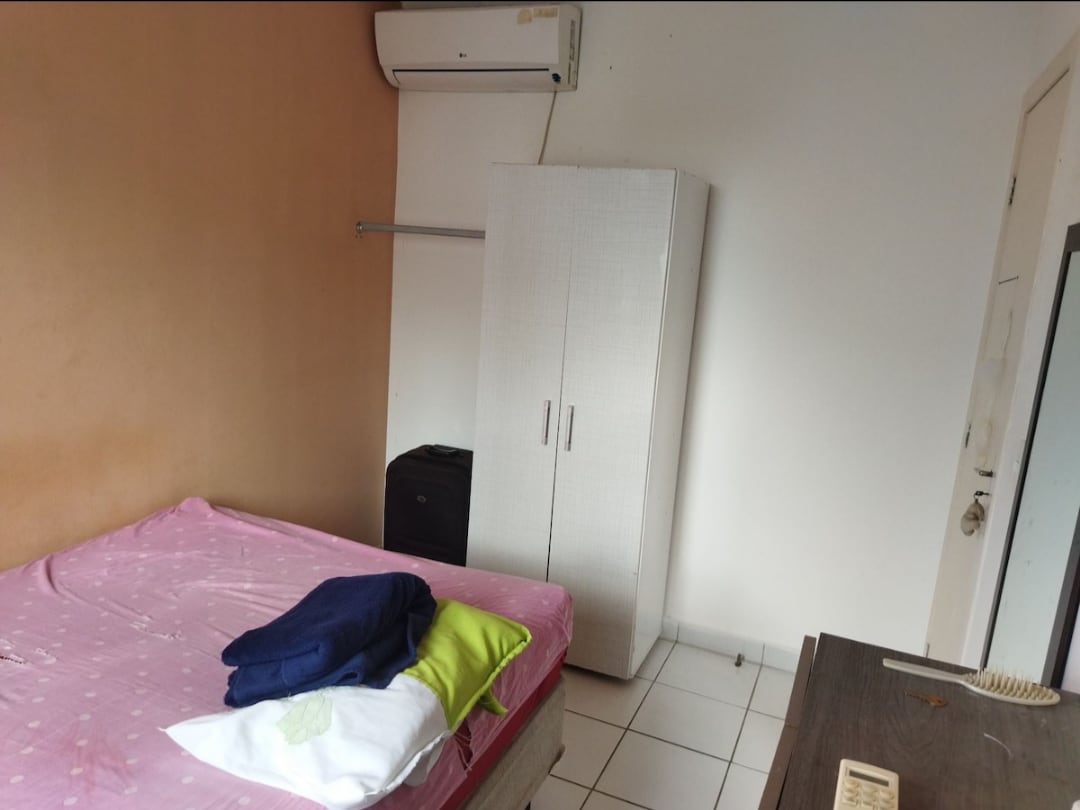 Habitación con cama doble y aire acondicionado - Departamentos en renta ...