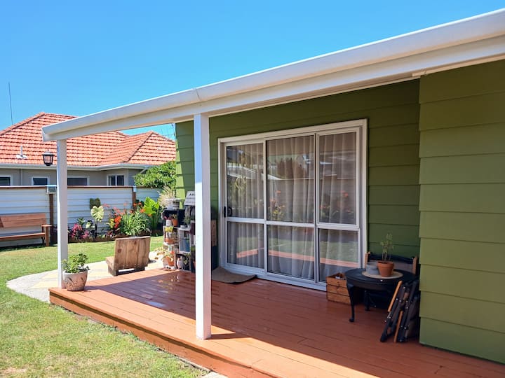 Colorful Home In Papamoa Beach - Te Puke