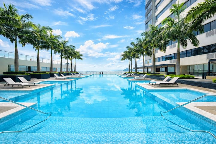 Luxury Apt|2 Br |Pool|gym|parking|puerto Santa Ana - Guayaquil