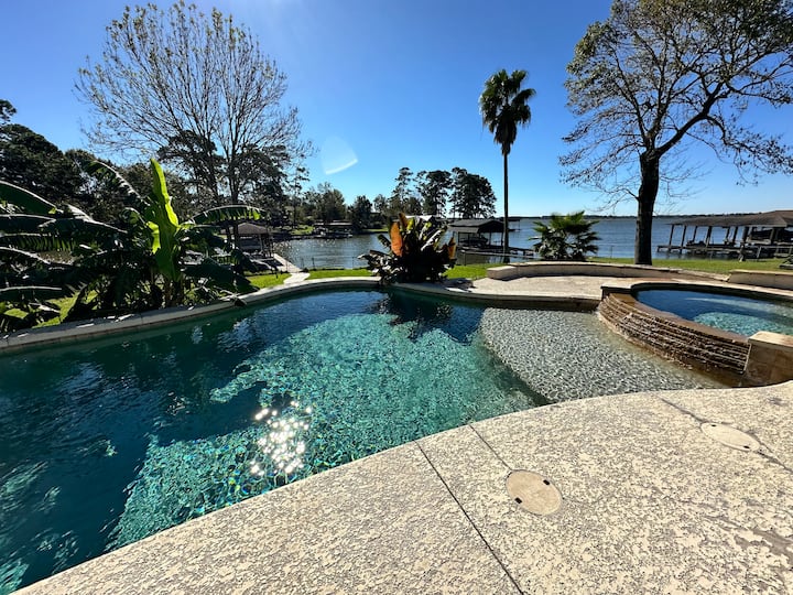 Lakehouse Getaway - Houston, TX