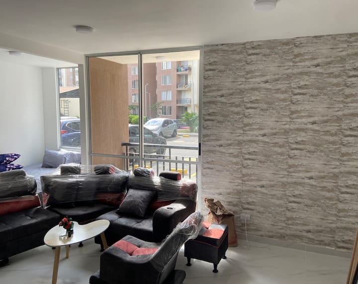 Apartamento Nuevo Con Piscina, Buena Ubicación - Villavicencio