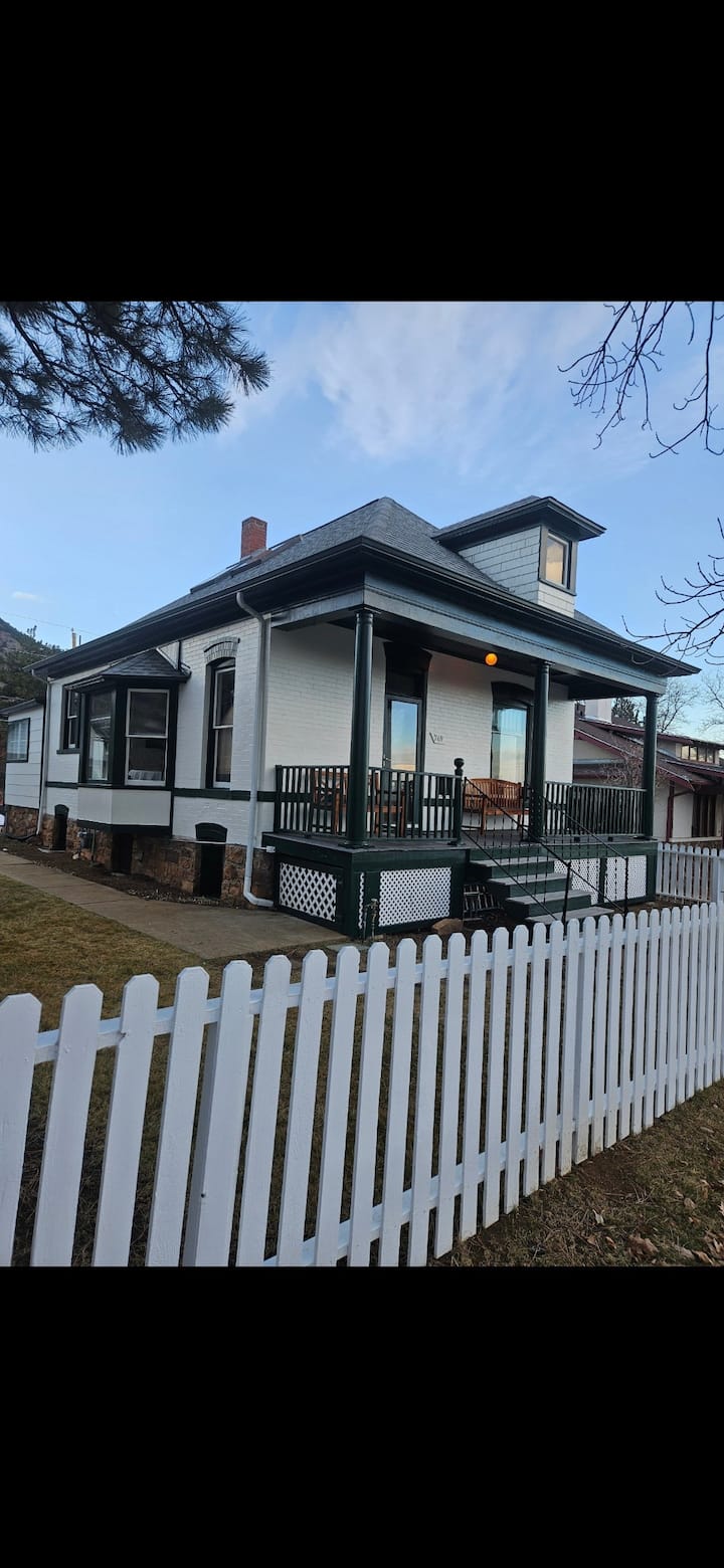 Chautauqua Hts Classic Cottage - Boulder, CO