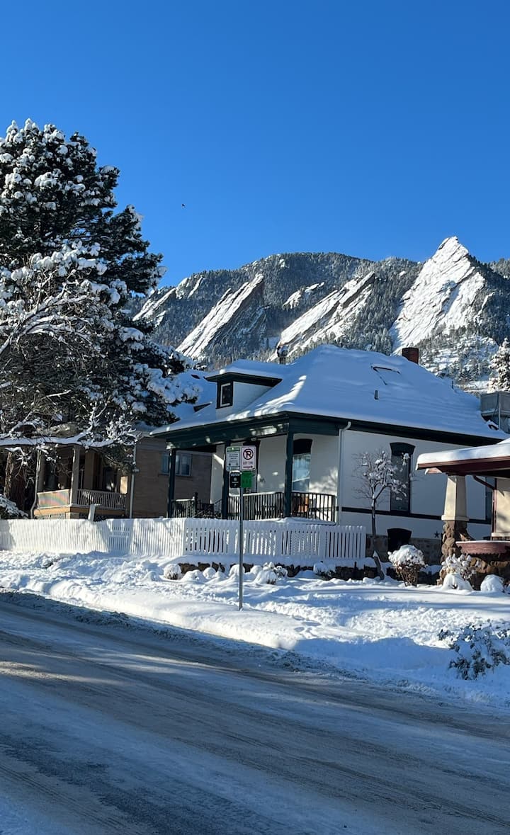 Chautauqua Hts Classic Cottage - Boulder, CO