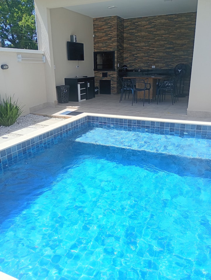 Conforto E Piscina Na Praia De Itapoá - Itapoá