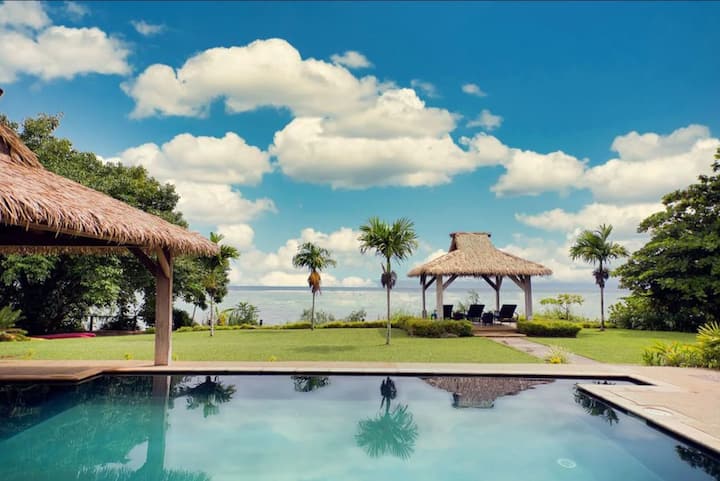 Kula Kai Fiji Oceanfront Villa! Sleeps 15 - Fiji