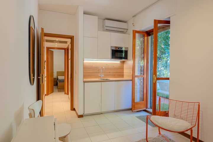 Newly Refurbished Terrace Sea, Promenade &Casino - Sanremo