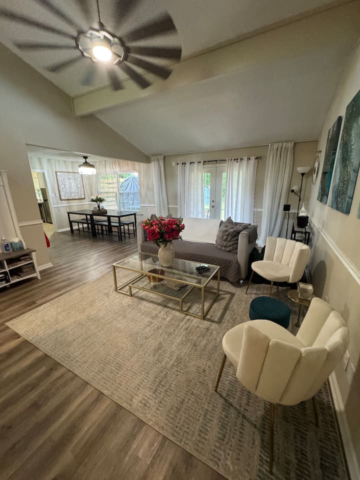 Cozy 3br Peachtree Home W/ Fenced Yard - Peachtree City, GA