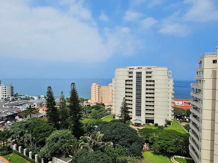 83 Lighthouse Penthouse - Umhlanga
