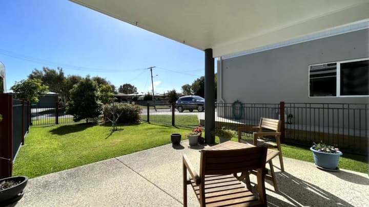 Drakes Hideaway Pet Friendly, Golden Beach Retreat - Golden Beach