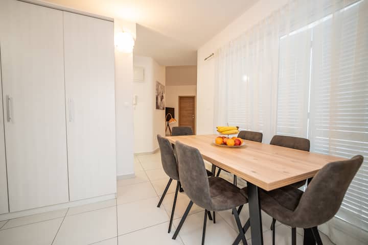 Pool Apartment Lucija - Caska