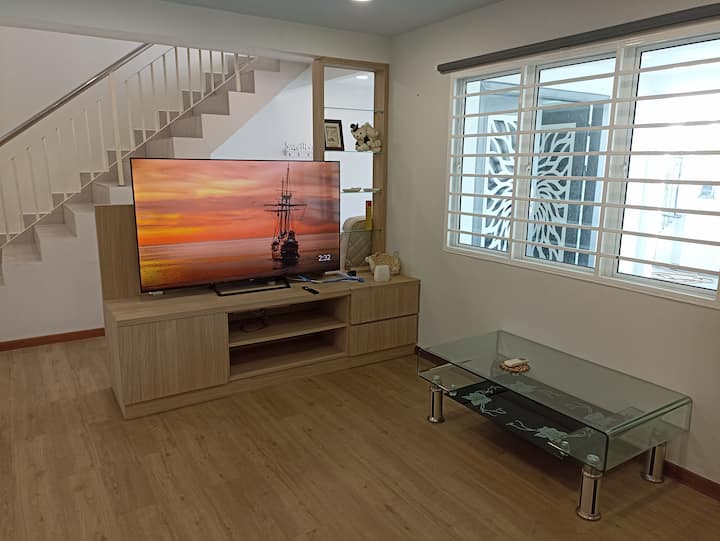 Corner Landed House Reno 16+pax Only 2car Park - Kajang