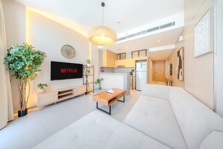 Luxe Private Home / Alef Al Mamsha / Pool & Walk - الشارقة