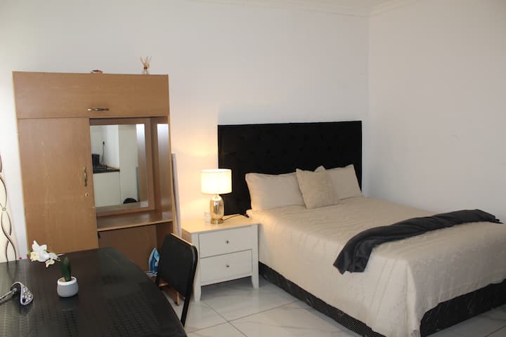 Self Contained Unit In Florida - Soweto