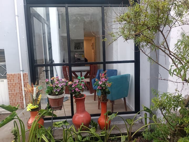Cozy Apartment, Only 5 Minutes To La Carolina - Quito
