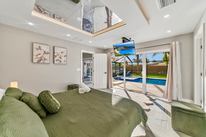 Tropical Luxe Villa | Fully Renovated Wpb| 5br 3bh - West Palm Beach, FL