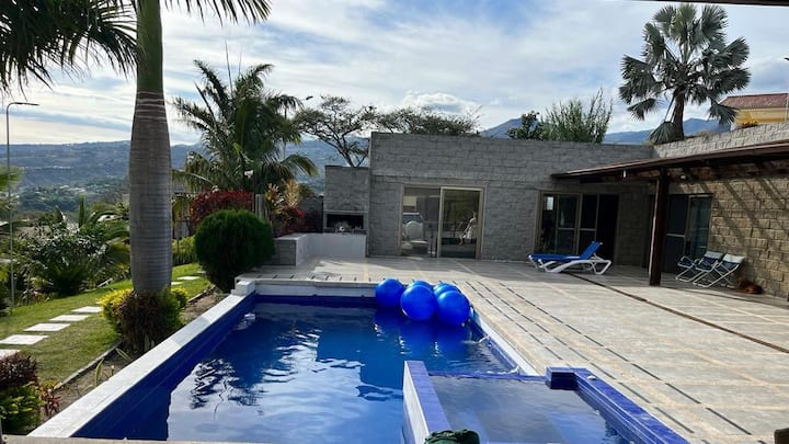 Hermosa Casa - Santa Isabel