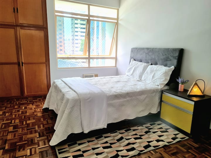 Apê 402: Muito Econômico. Até 6 Pessoas. Centro - Maringá