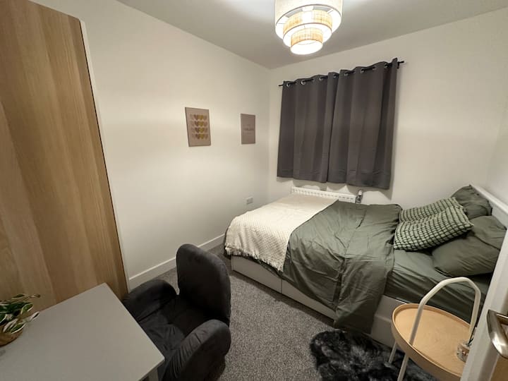 Cosy Room W/ Dedicated Bathroom - Gateshead