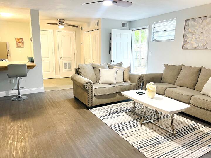 Guesthouse 1br/1ba 1.4 Miles To Downtown - Gainesville, FL