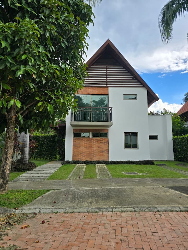 Casa Moderna En Santafe De Antioquia - Santa Fe de Antioquia
