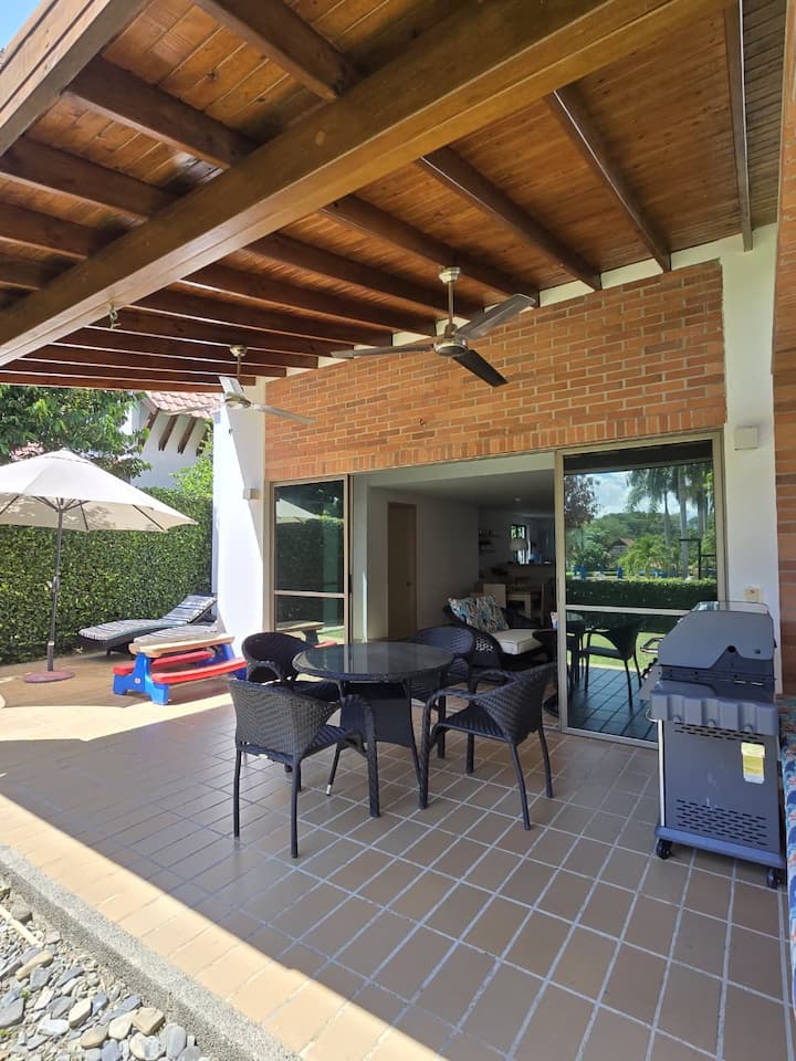 Casa Moderna En Santa Fe De Antioquia + Piscina - Santa Fé de Antioquia