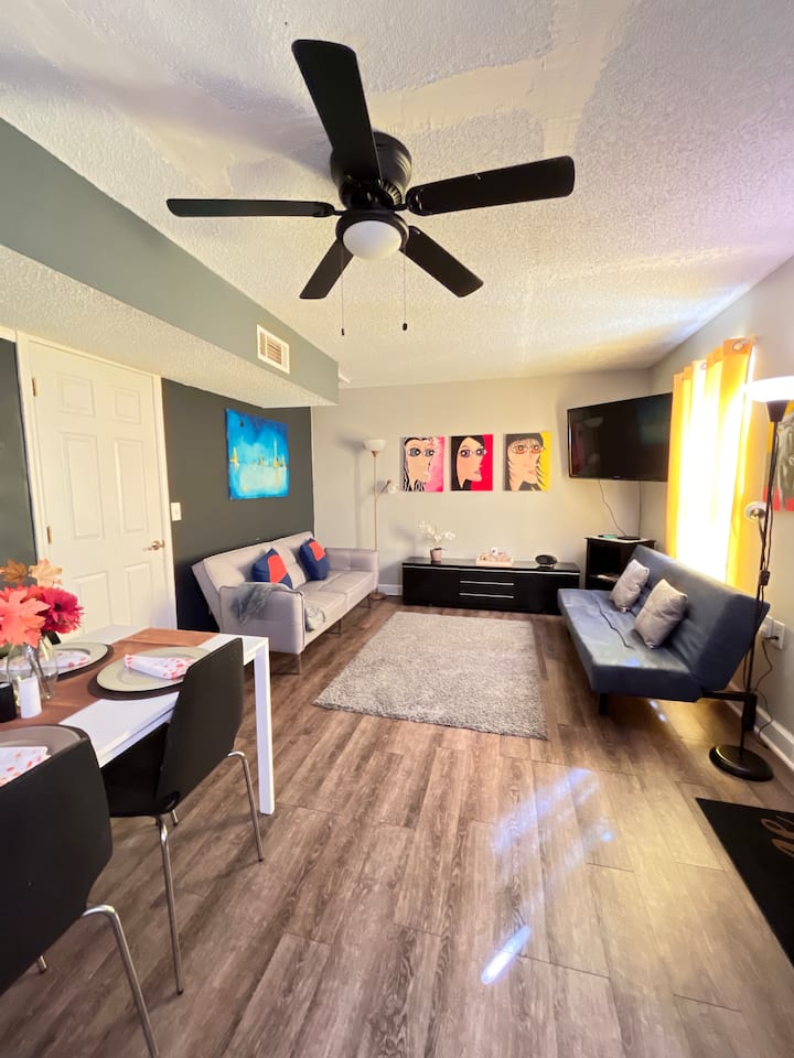 Cozy 1-bedroom Suite Near Downtown Lawrenceville! - 로렌스빌