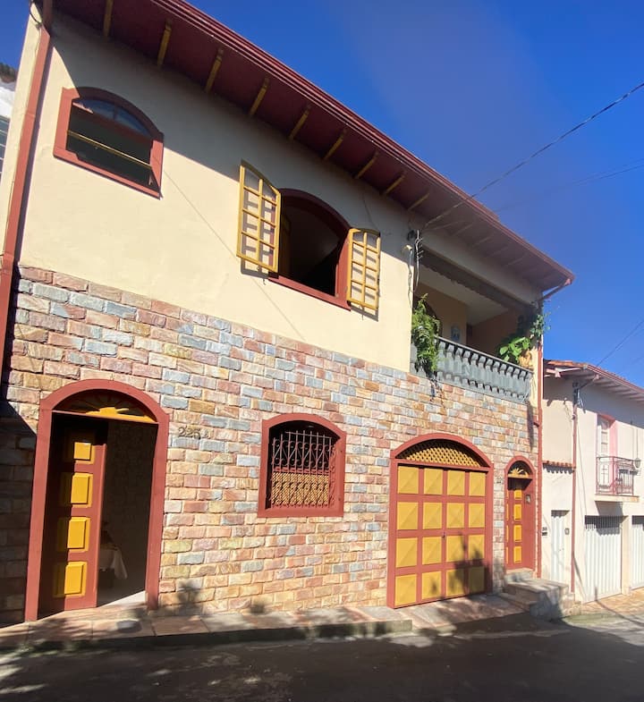 Casa Mendes
Venha Construir Memórias Inesquecíveis - Ouro Preto