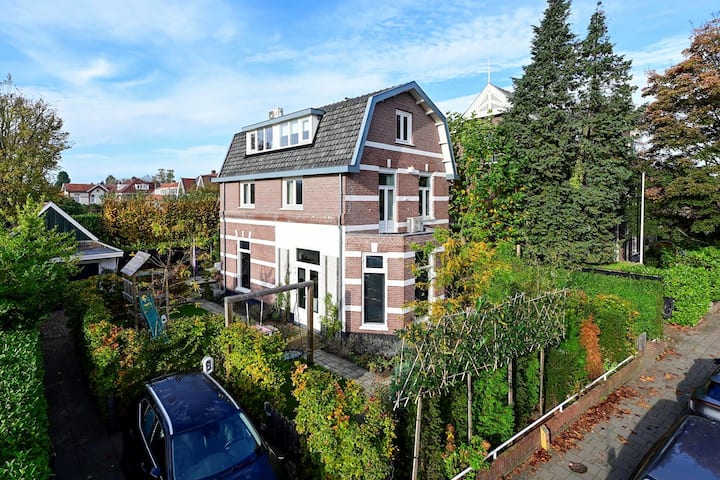 Villa Met  Jacuzzi - Weesp