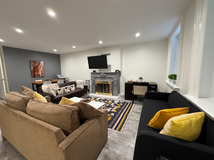 Top-rated Location• 2 Br Unit • Near Cta - Chicago, IL