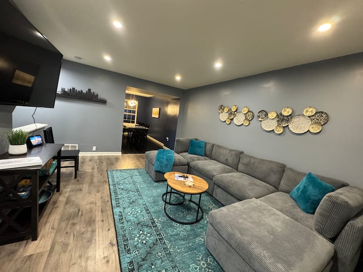 Tripd - Townhouse, Off Street Parking - Pittsburgh, PA