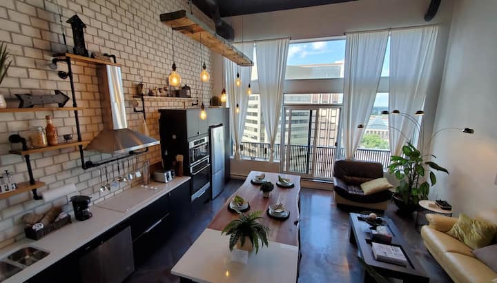 Gorgeous 2 Bed 2 Bath Loft Downtown - Edmonton