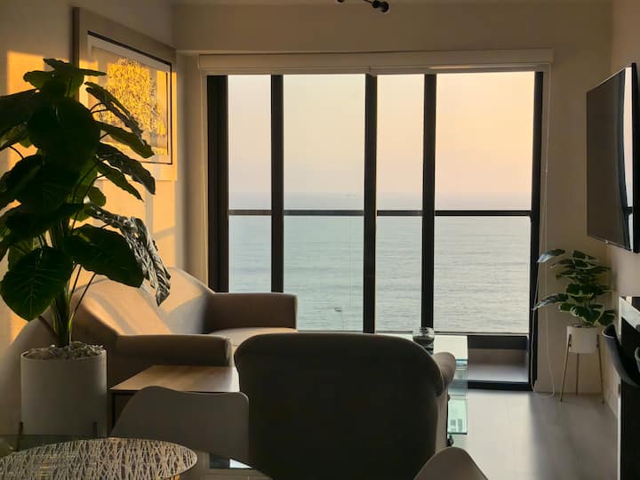 Elegante Depa Panorámico Frente Al Mar En Lima - Perú