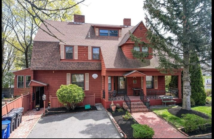 Bly Estate 2br Escape | Pool+ Fire Pit +Cozy Vibes - Lake Attitash, MA