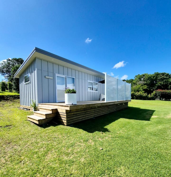 The Nest
New Boutique Tiny Home
Inlet Water Views - Kerikeri