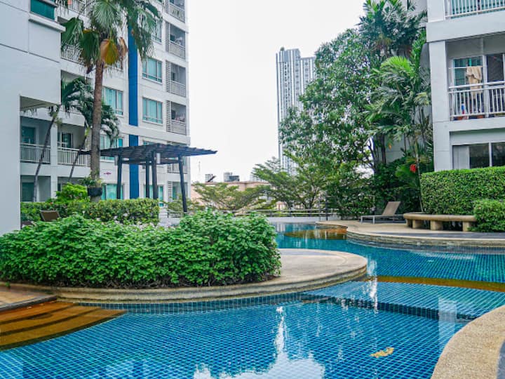 Bright 1br/pool&gym/w District/bts Phra Khanong - Thailand