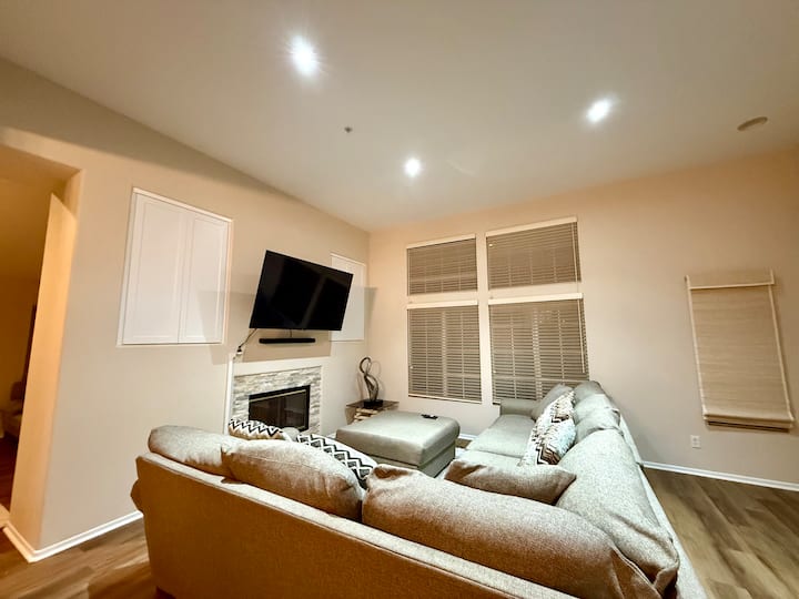 Family Getaway Home - Oxnard, CA