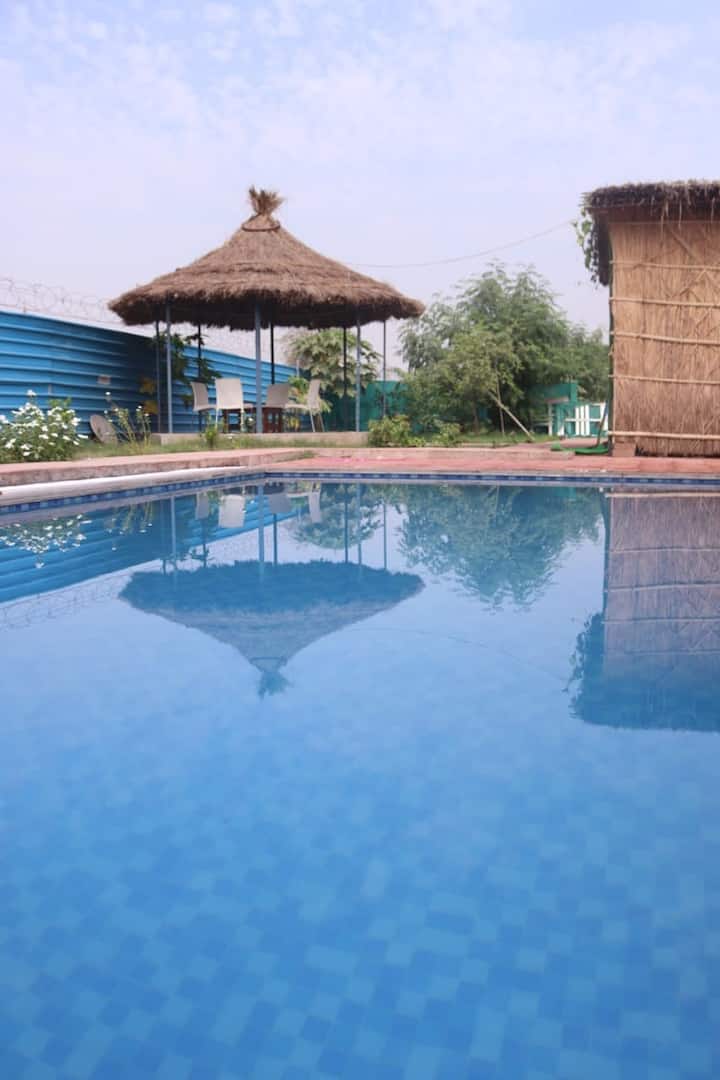 Pool Party 2 Bhk Aravali Hills - Manesar