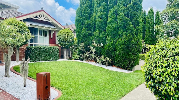 2 Bed House Front With Own Pool - Blacktown