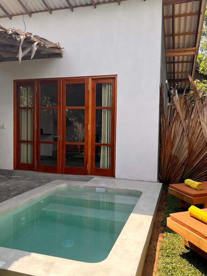 Float Pool Cabana 2 - Hikkaduwa